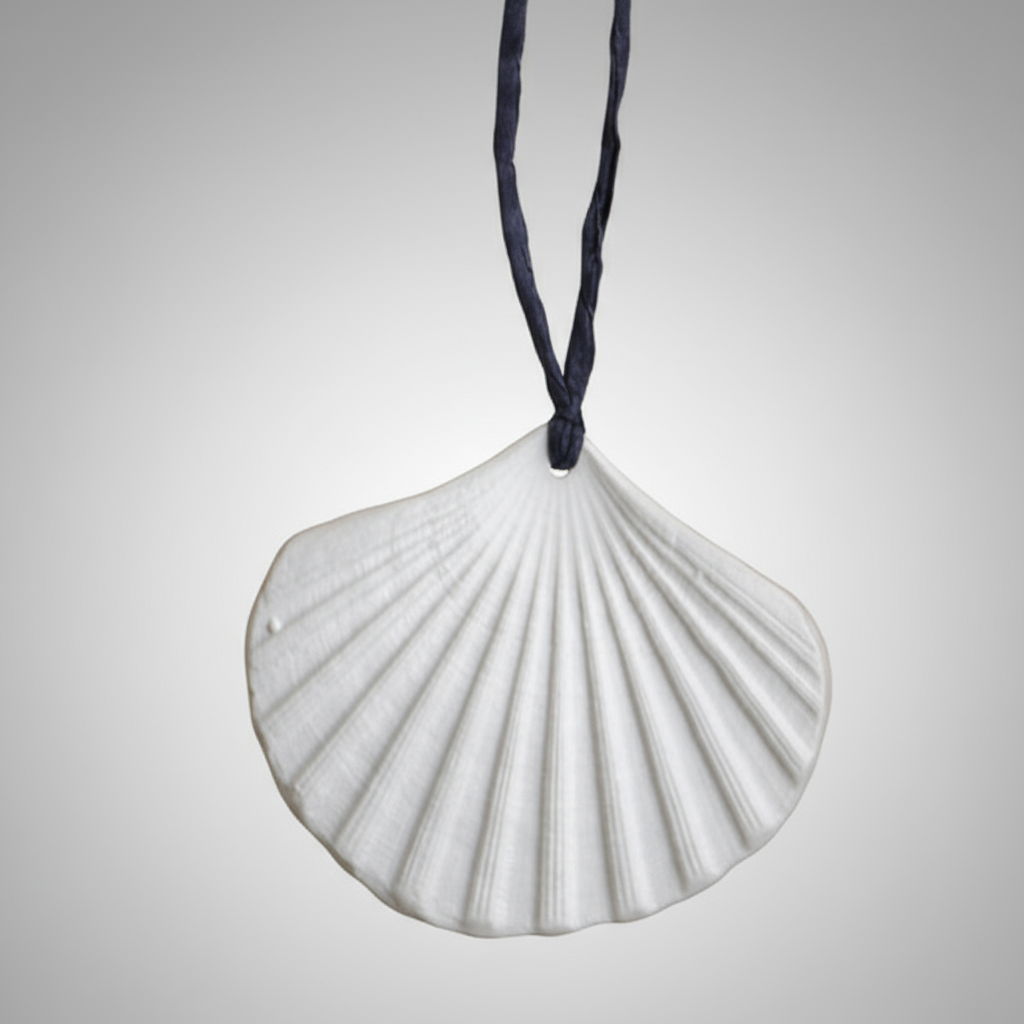 Large White Shell on Anthracite Silk – Good Together House
